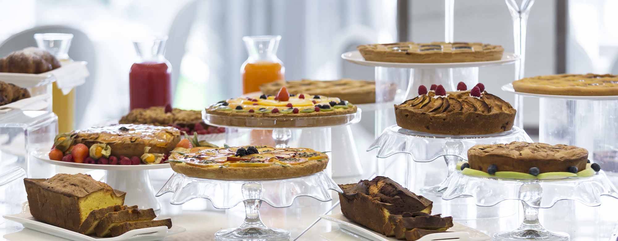 Colazione e ricco buffet in hotel 4 stelle Rimini | Hotel Continental ...